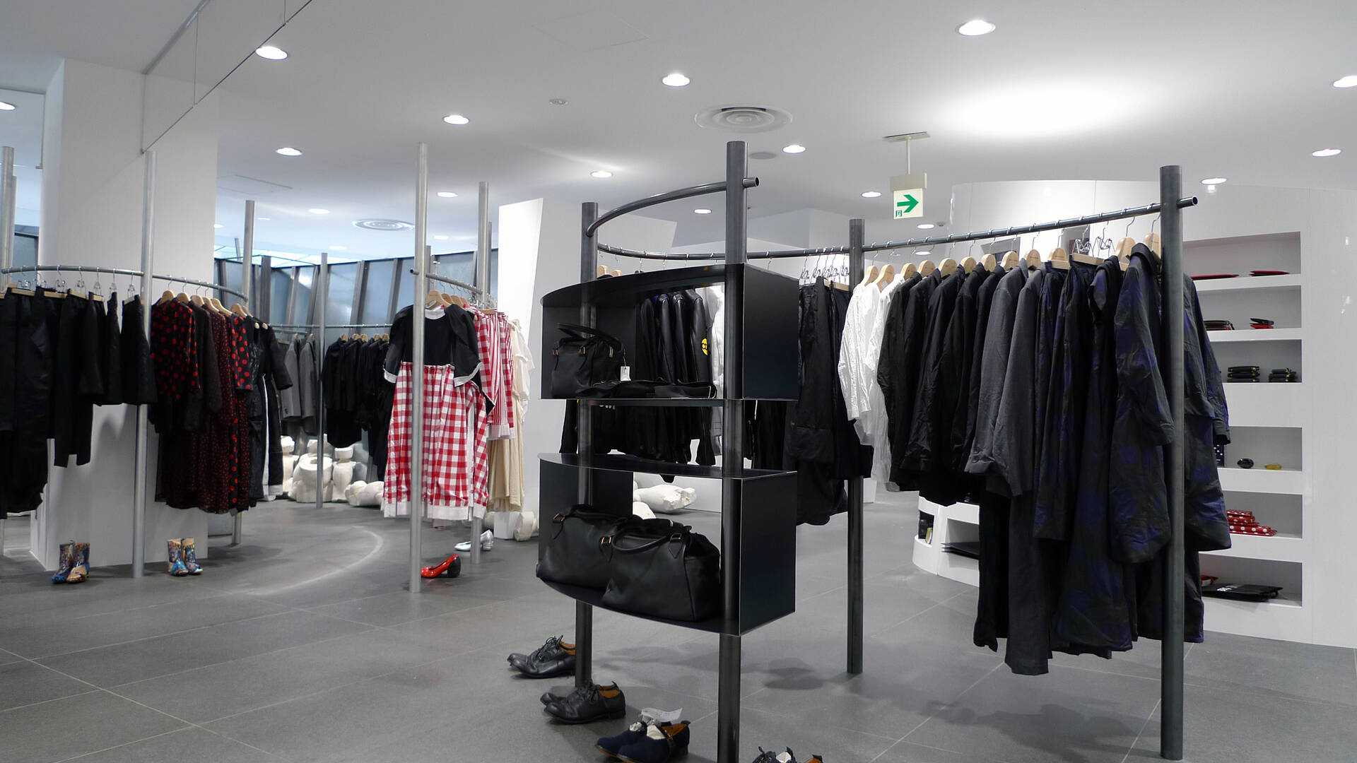 Comme des Garçons Aoyama | Shopping in Aoyama, Tokyo