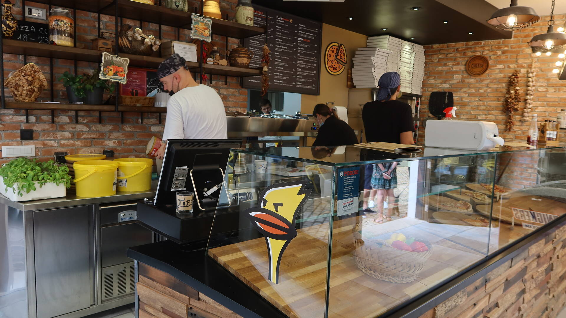 Review: Mad Duck - Burger & Pizza Bar in Nin