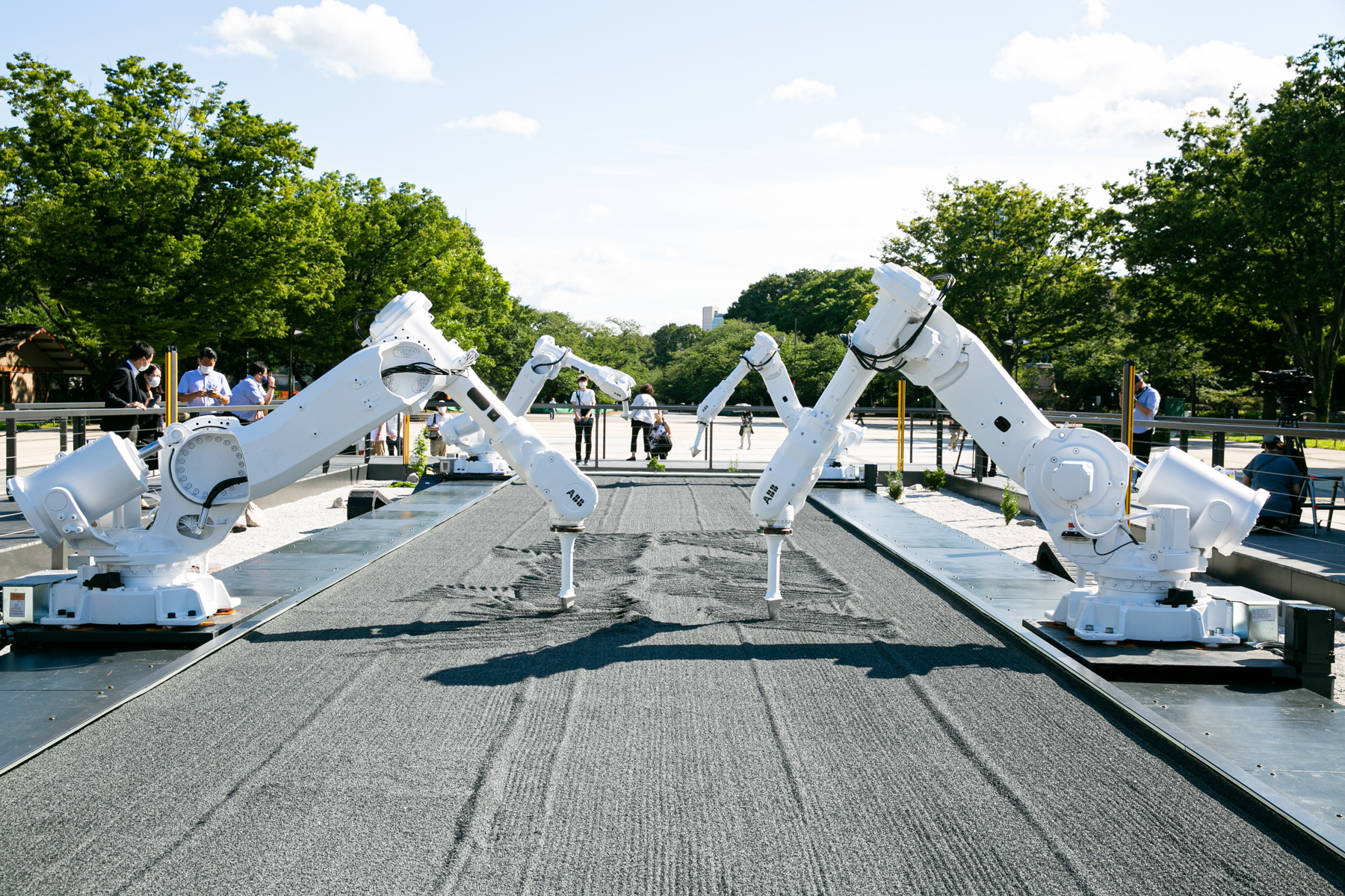 See robots create a Zen rock garden in the middle of Ueno Park
