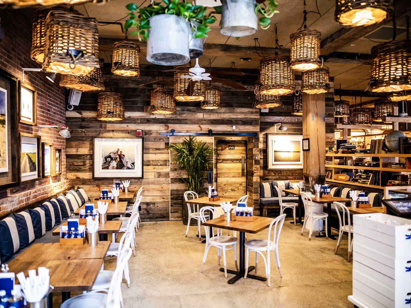 Best Restaurants in the Seaport District: 16 Waterfront Options