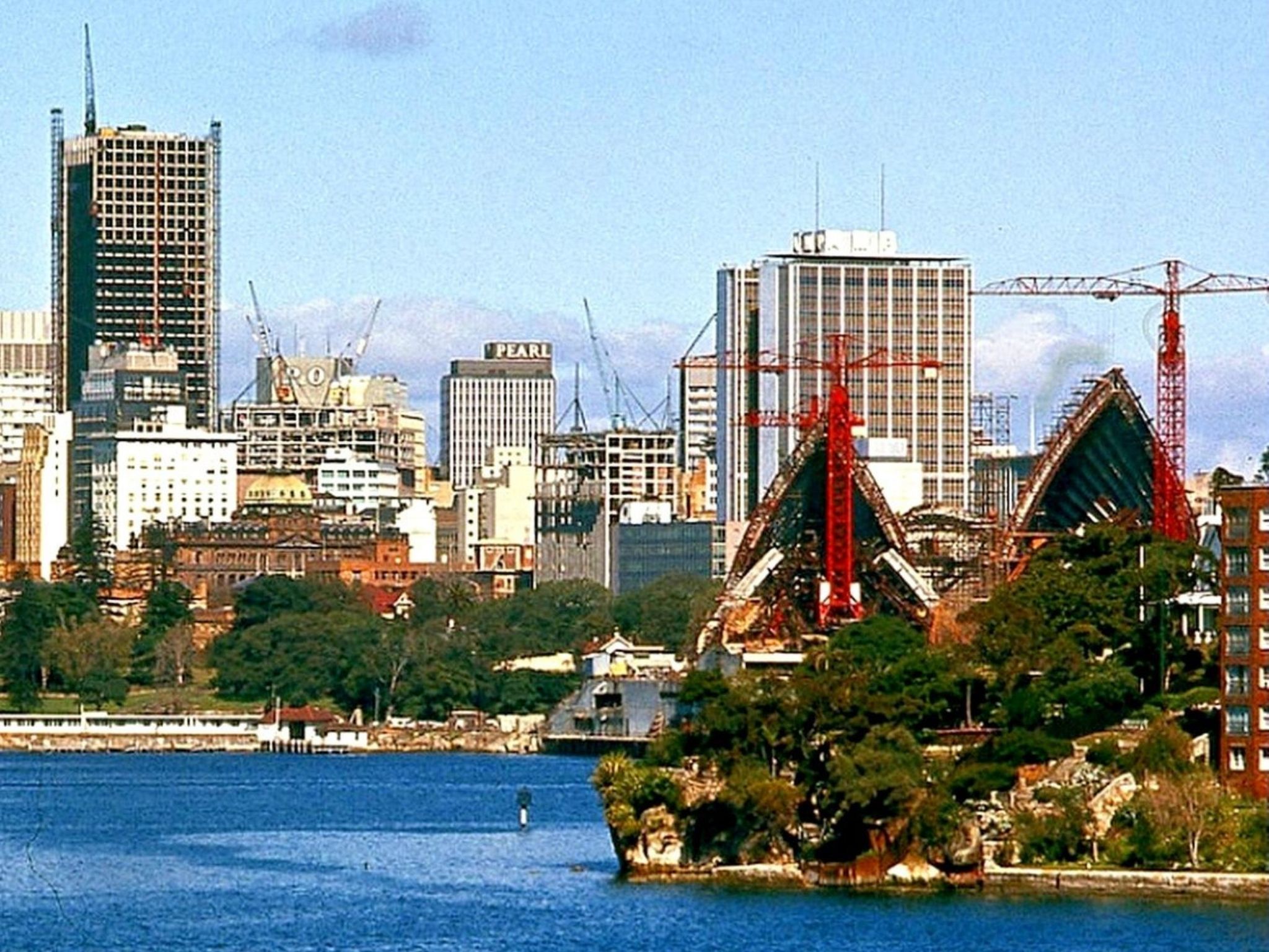 Take a look at these historical pictures of Sydney then and now