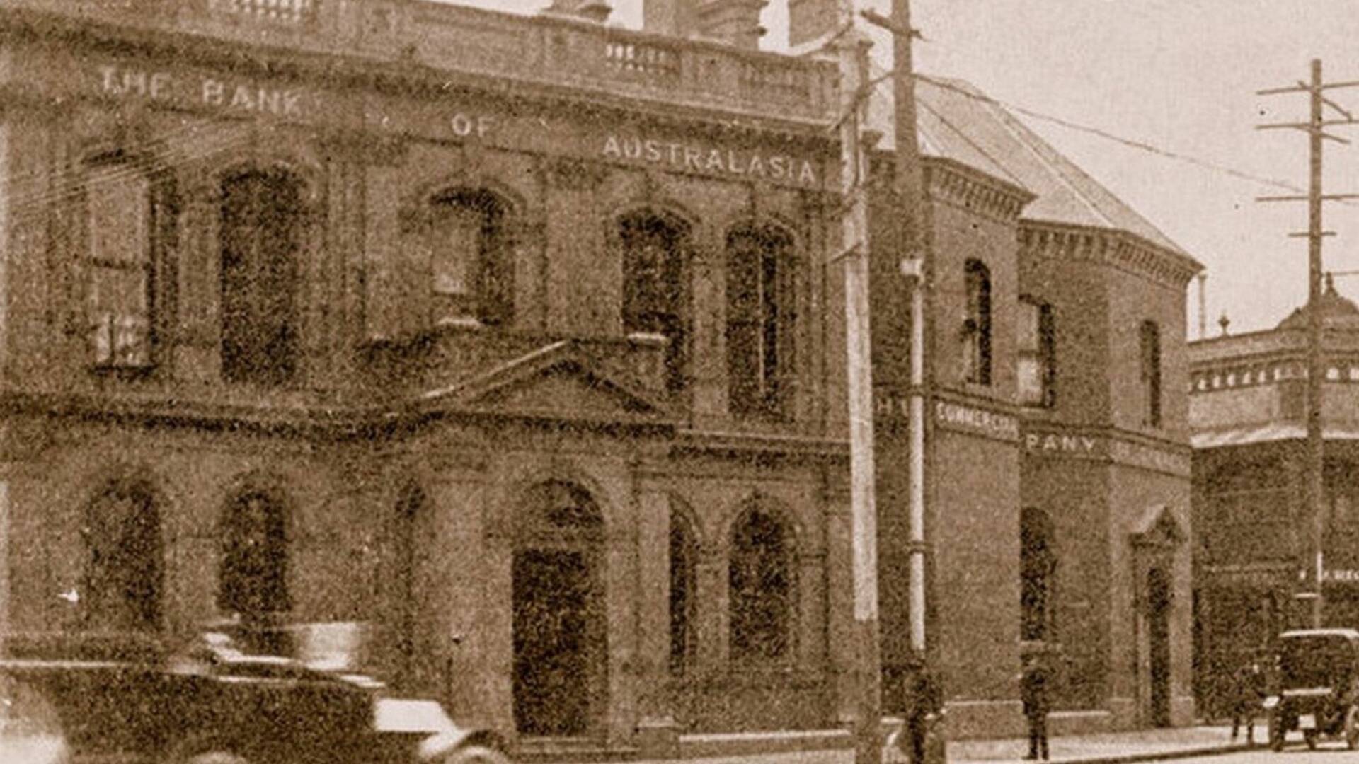 Take a look at these historical pictures of Sydney then and now