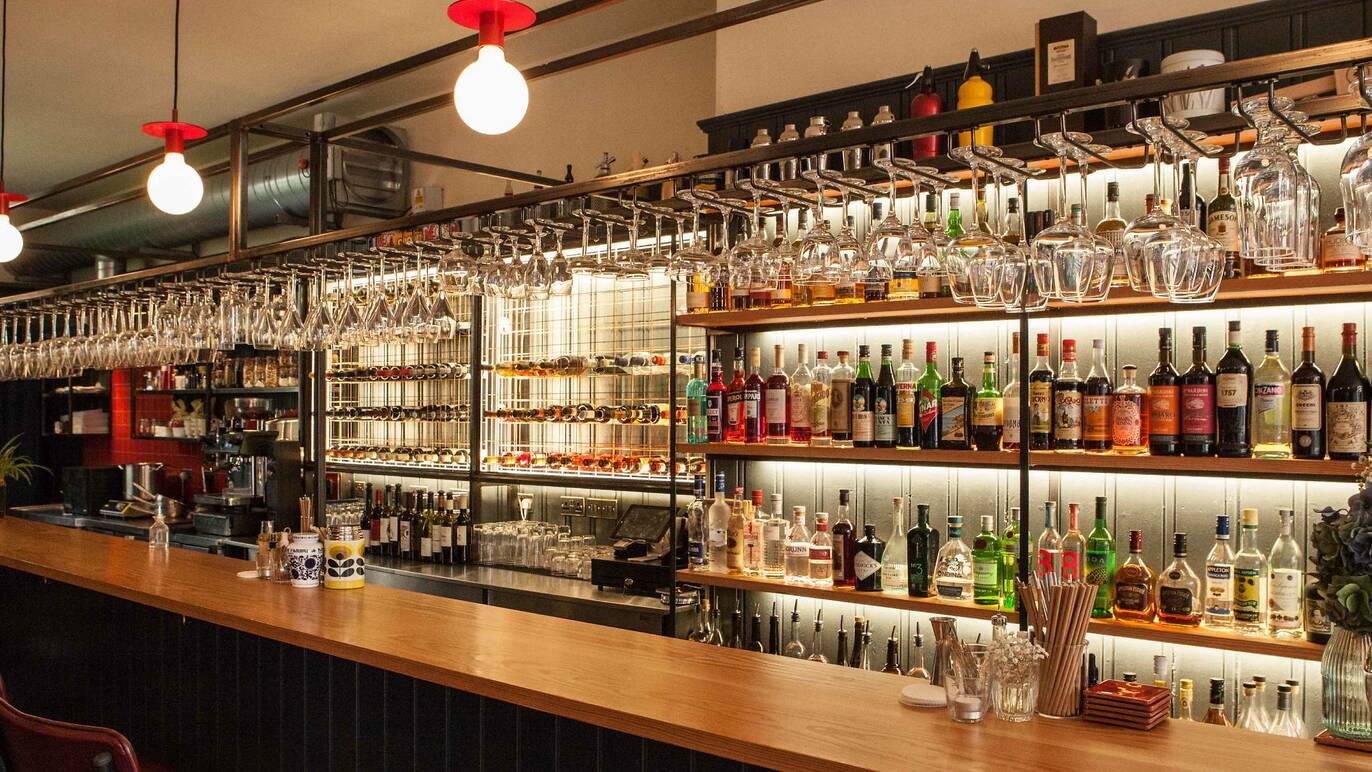 20 Best Cocktail Bars in Edinburgh According To Our Critics