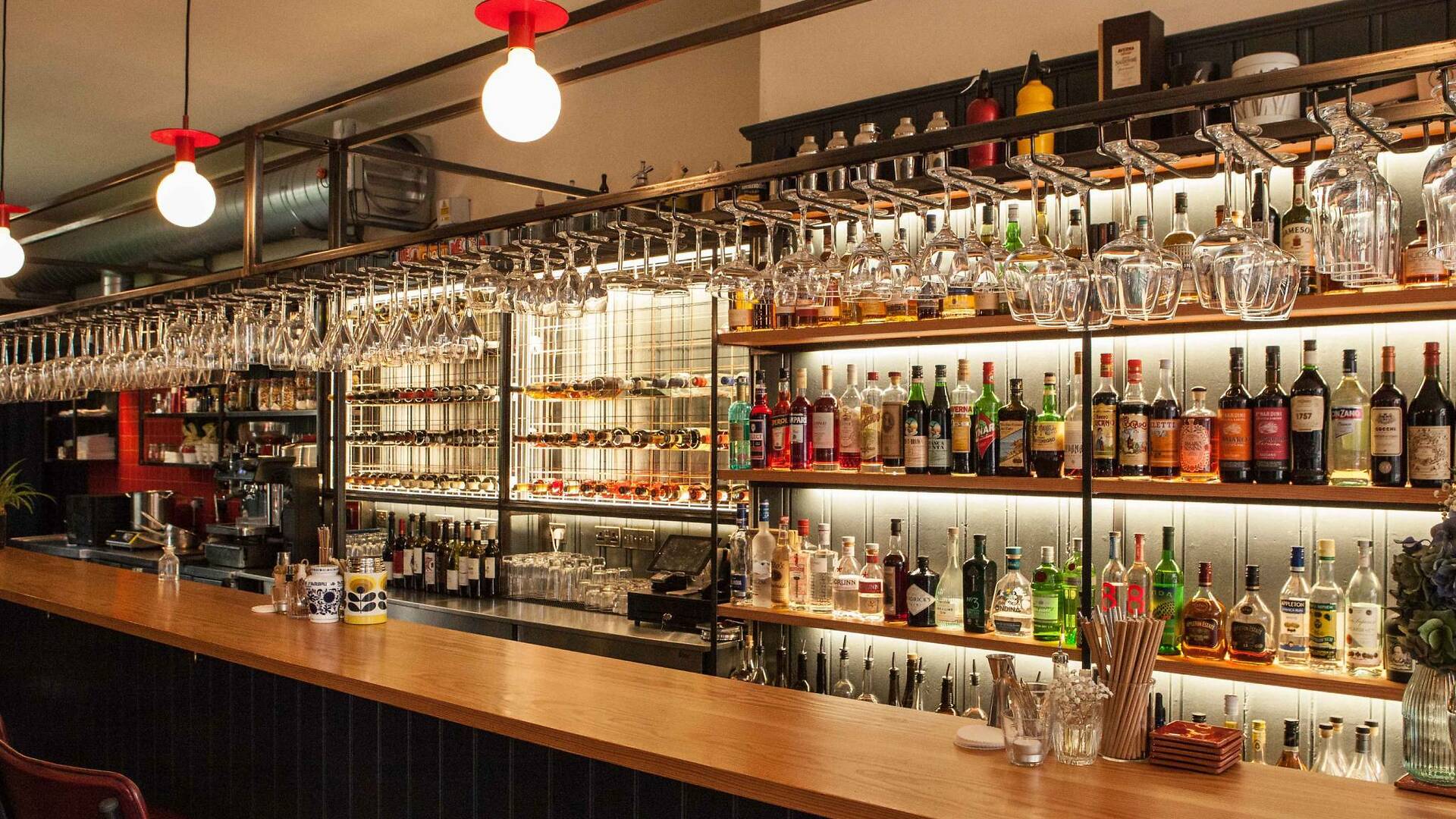 20 Best Cocktail Bars in Edinburgh According To Our Critics
