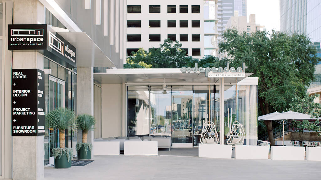 27 Best Bars for a Drink in Austin, Texas