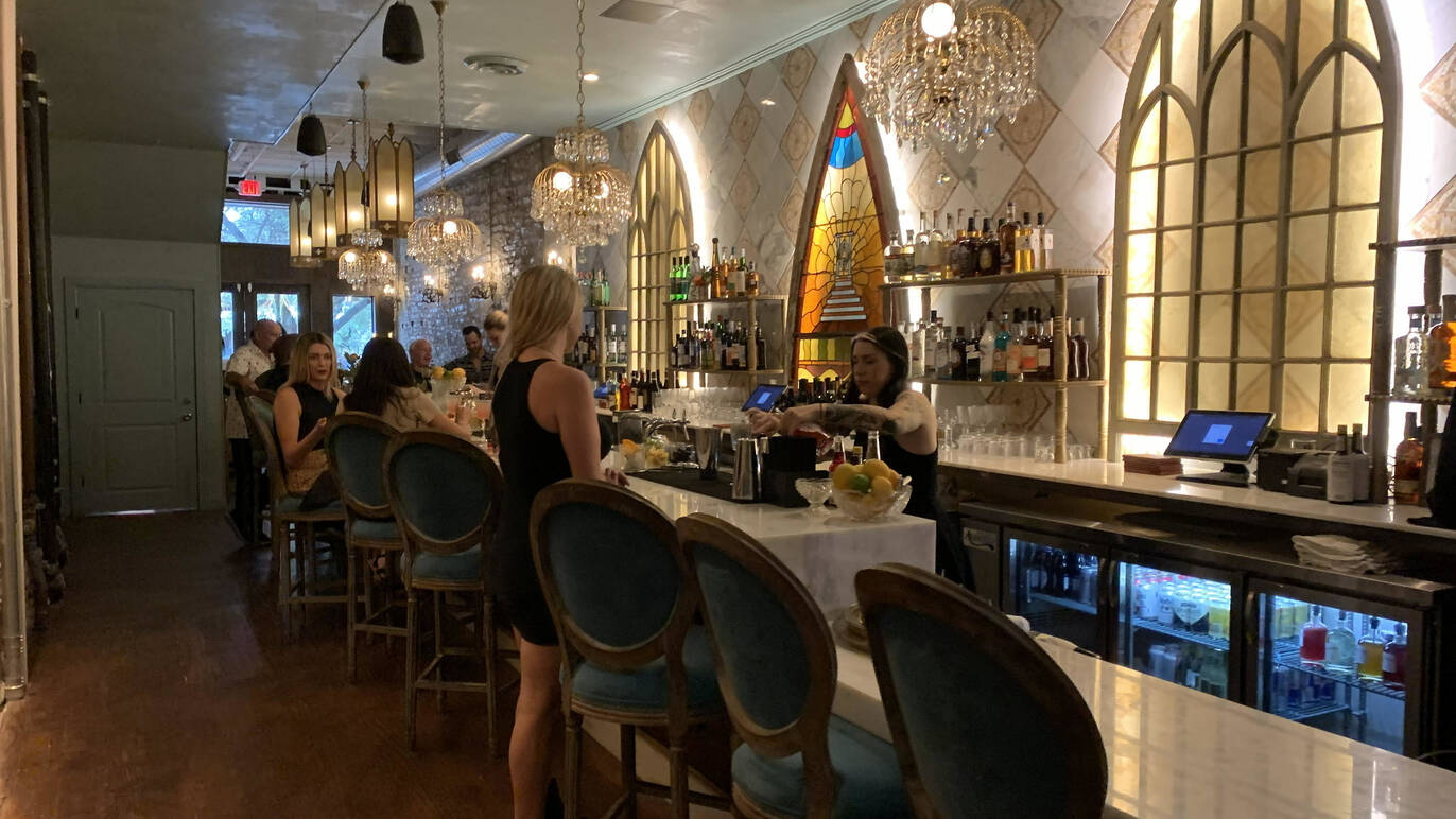27 Best Bars for a Drink in Austin, Texas
