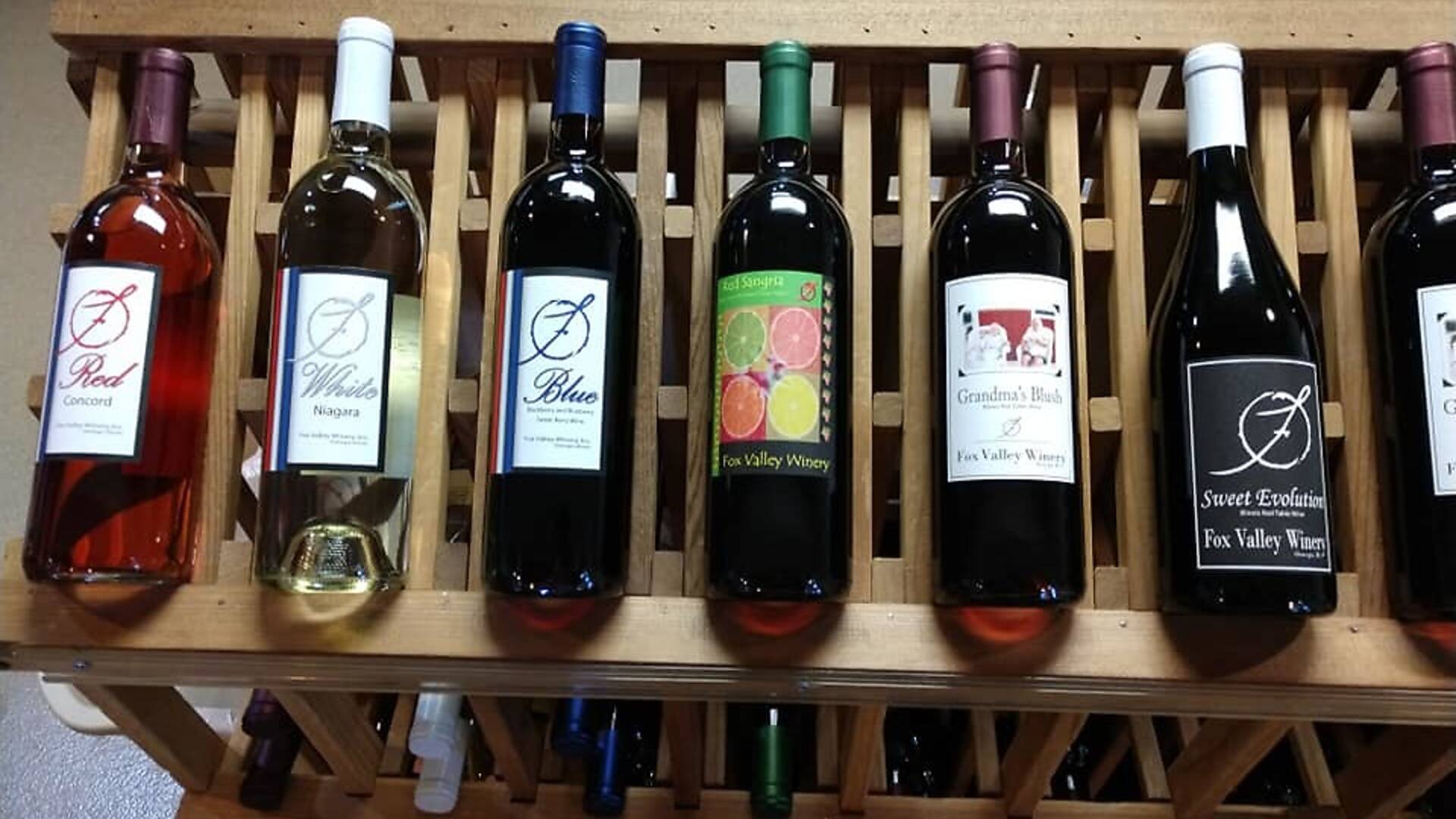 24 Amazing Wineries Near Chicago for Scenic Sipping