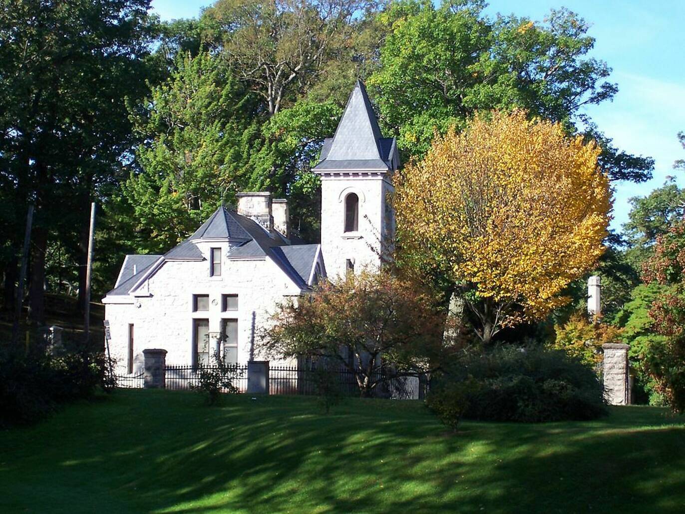 19 Most Beautiful Cemeteries in the U.S. to Visit Year Round
