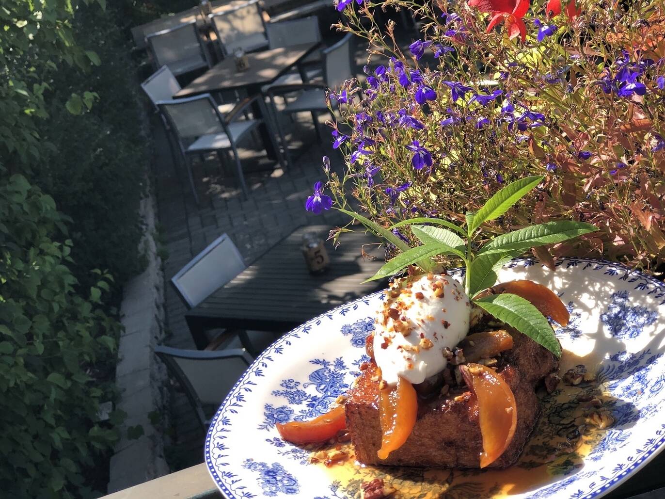 34 Best Brunch Spots in Chicago to Try This Weekend