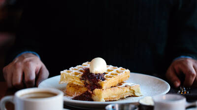 15 Best Brunch Spots in Chicago, Ranked