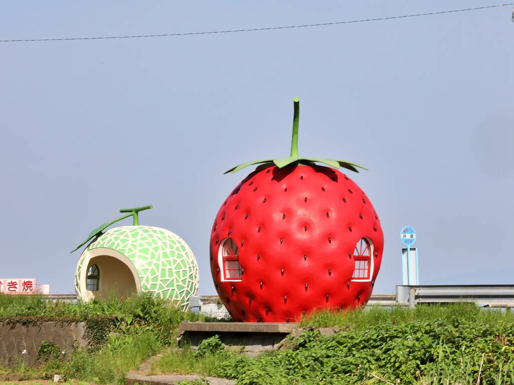 The adorable fruit-shaped bus stops of Nagasaki, Japan