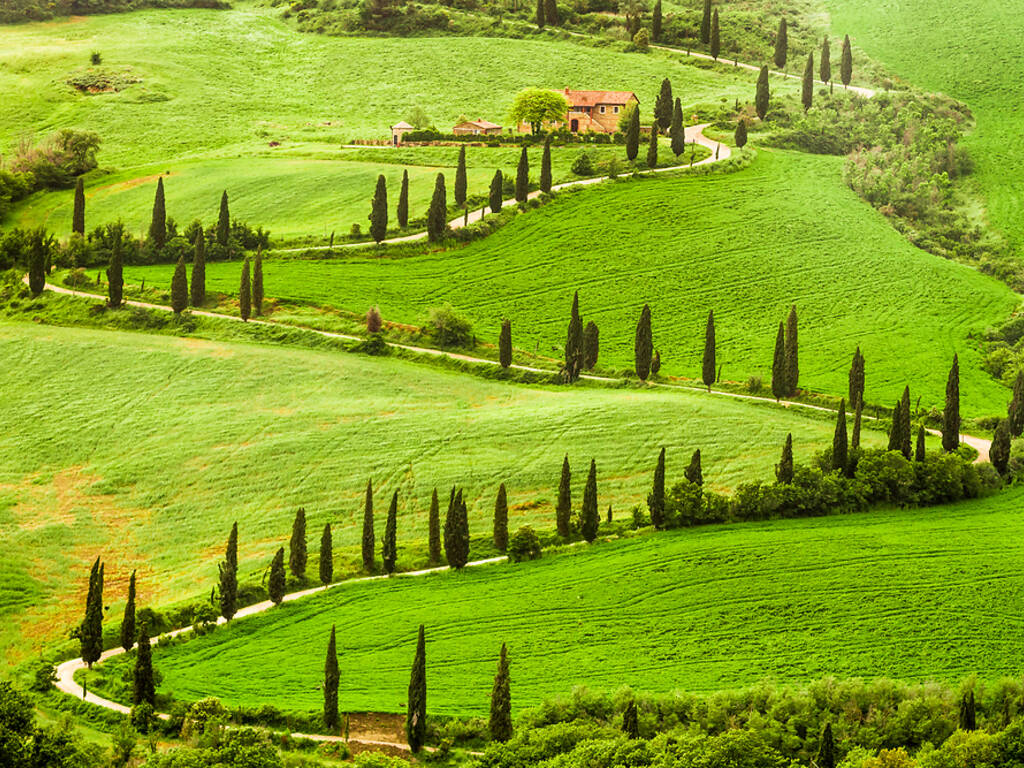 7 Best Sustainable Tourism Destinations for Ecotourists