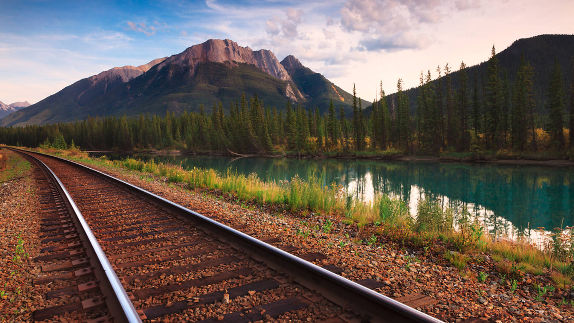 9 Best Train Journeys In The World For Unique Travel Adventures