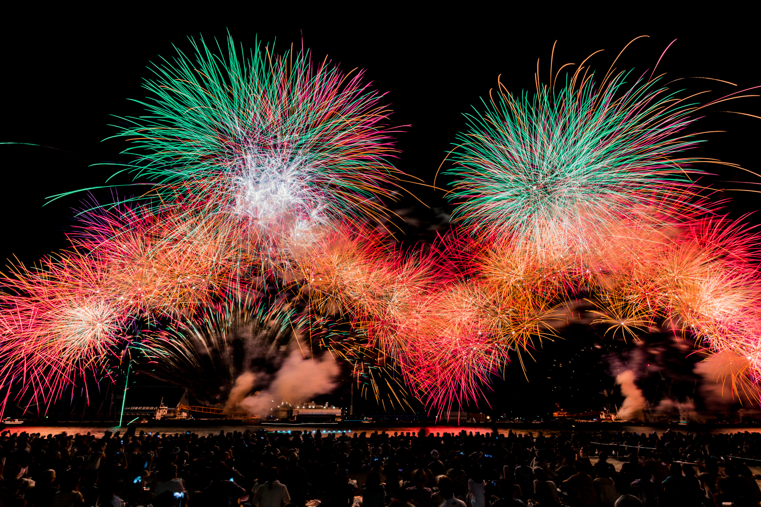 Atami is holding a festival with a 40-minute fireworks show this month