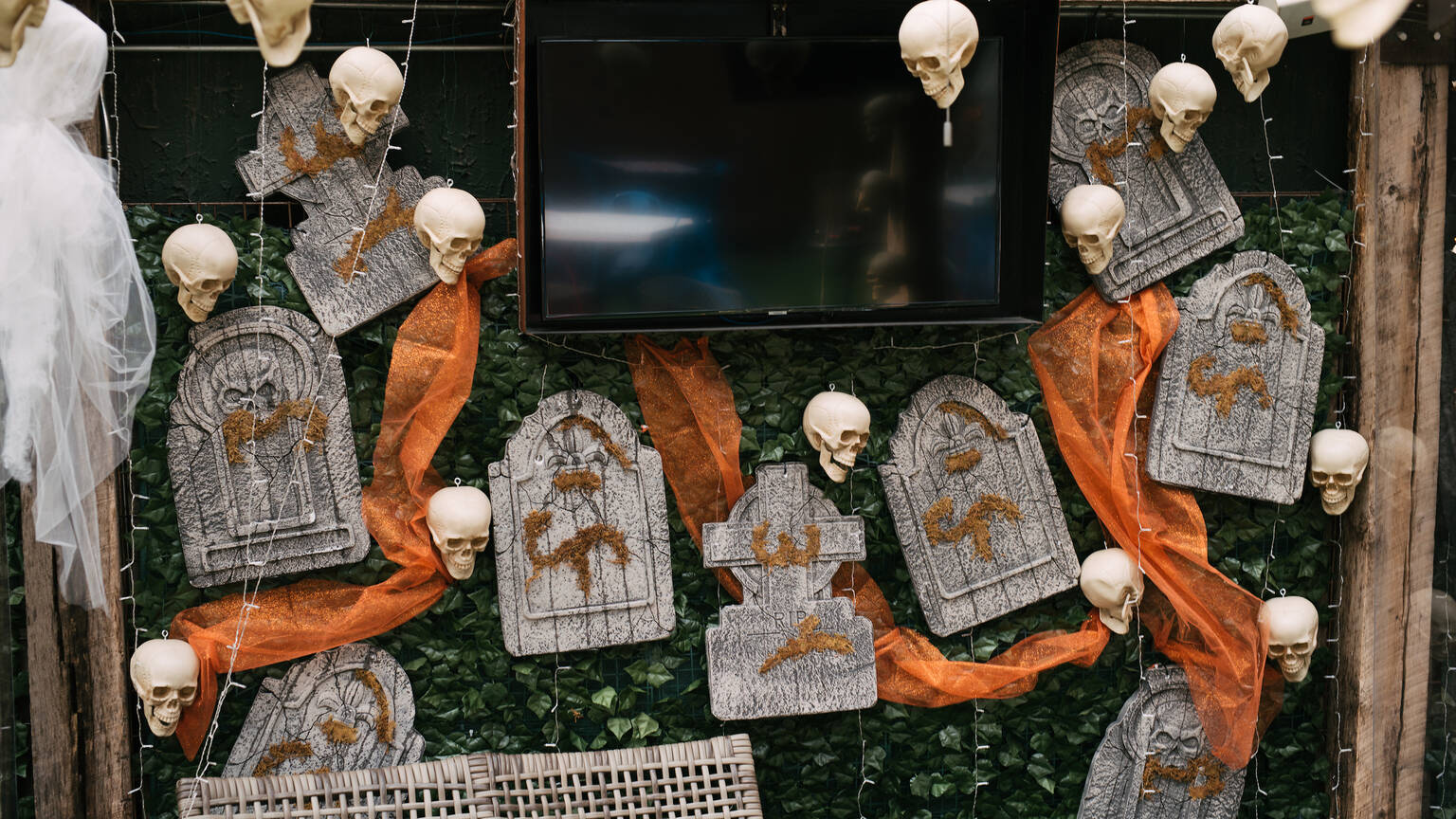 Haunted Houses Near Chicago: 16 Terrifying Spots to Visit