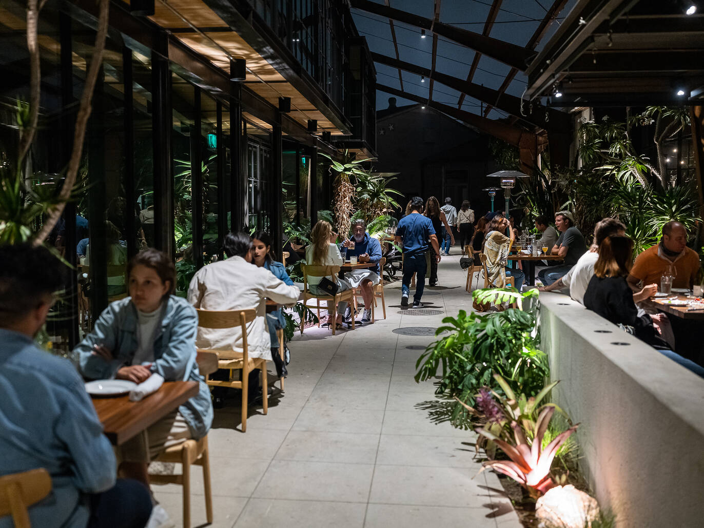 25 Best Restaurants in Santa Monica For Oceanside Eats