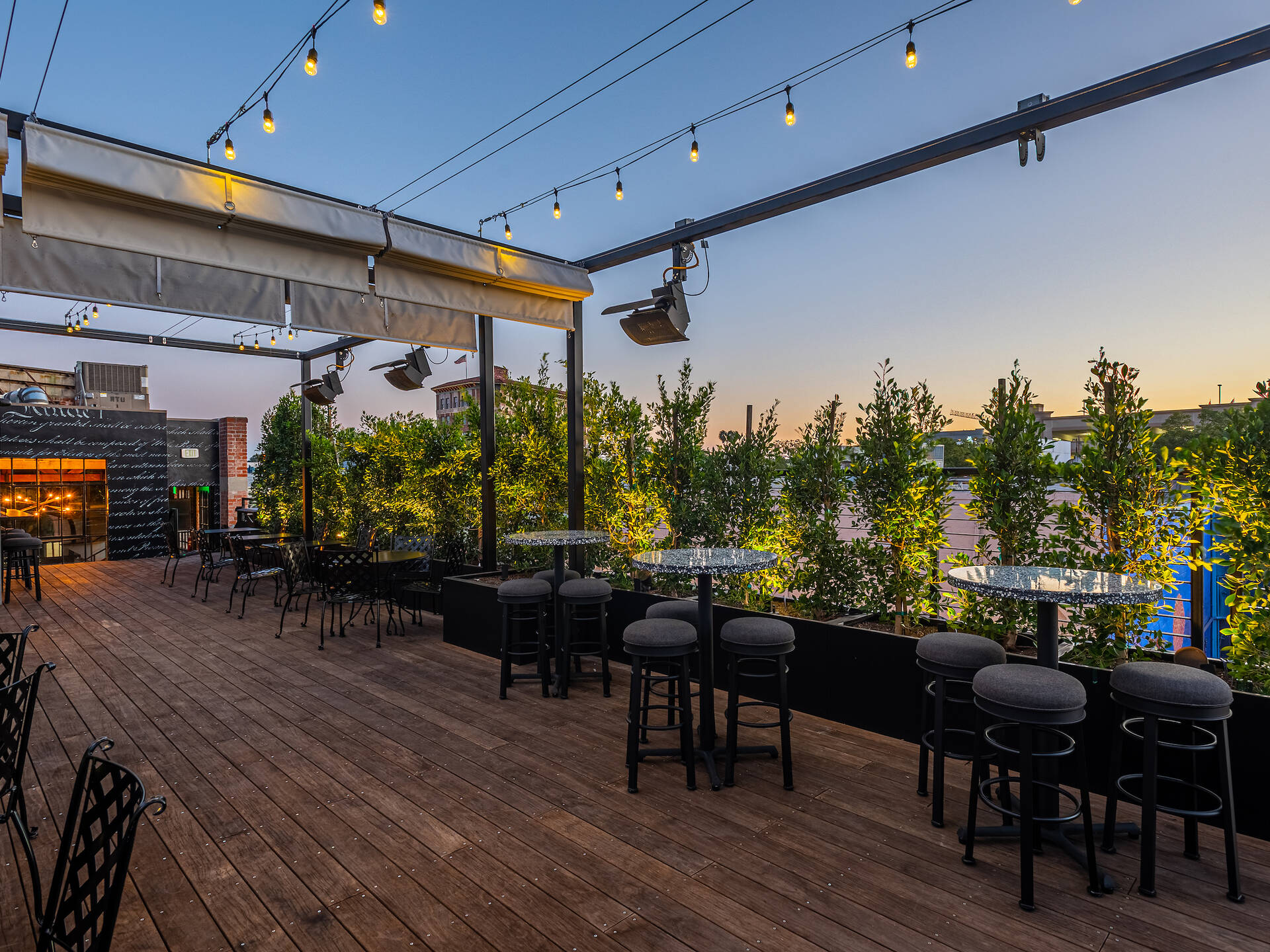 15 Best Rooftop Bars in L.A. for Sweeping Views and Tasty Cocktails