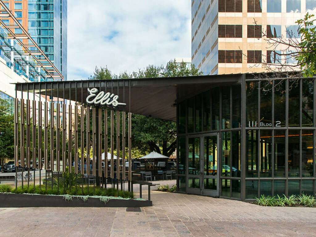 14 Best Cocktail Bars in Austin