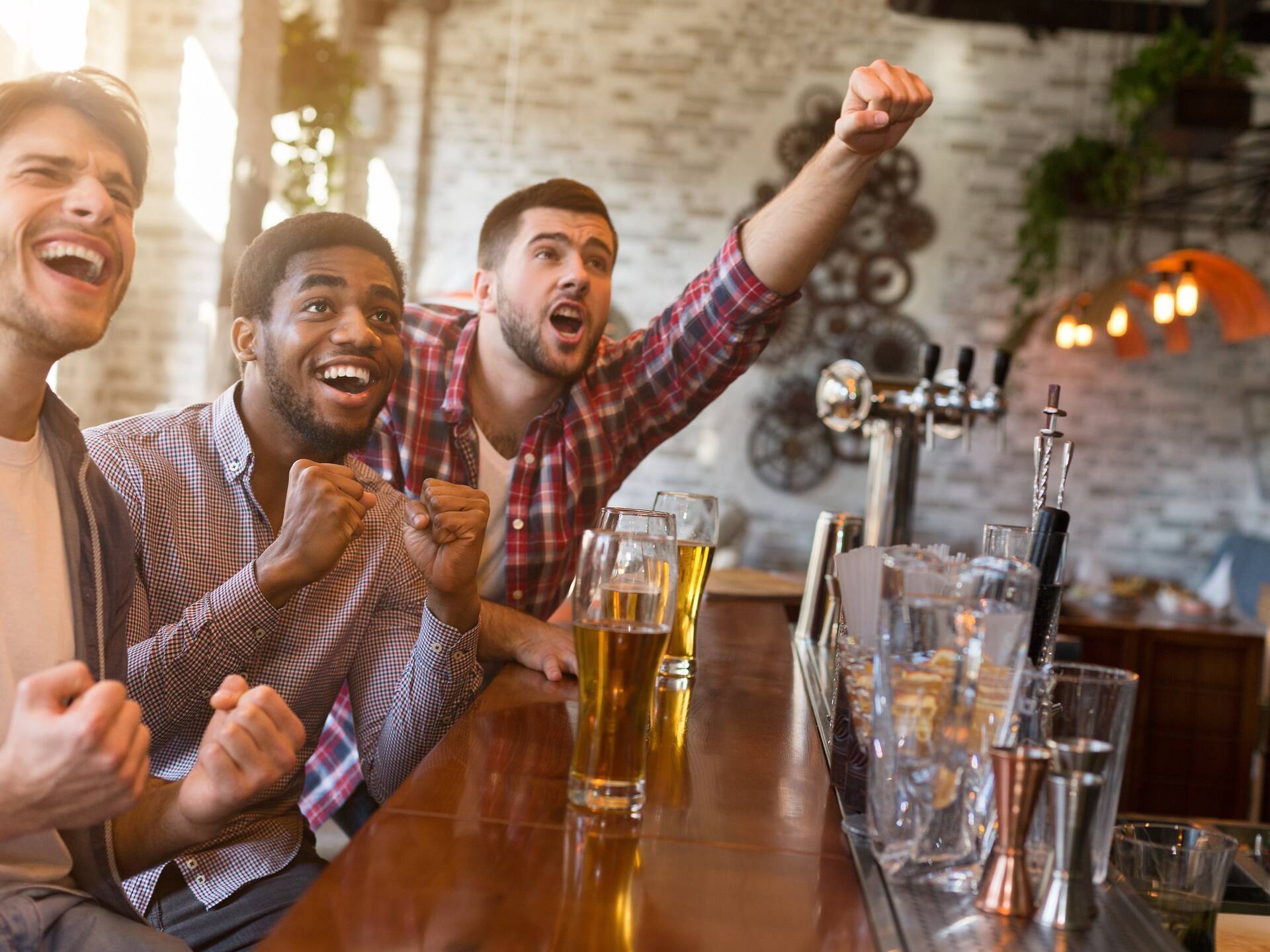 14 Best Sports Bars And Pubs in Melbourne