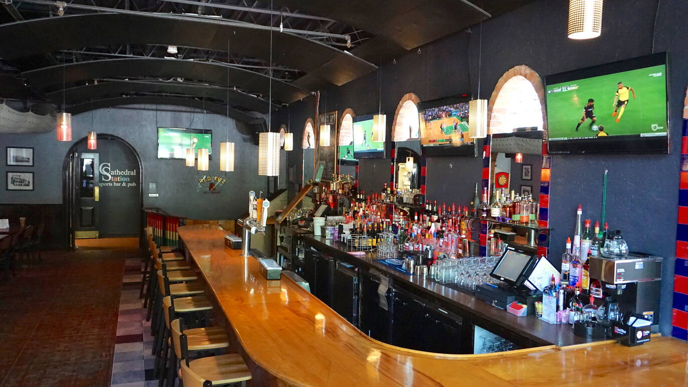Best Sports Bars in Boston: 17 Spots with Big Screen TVs