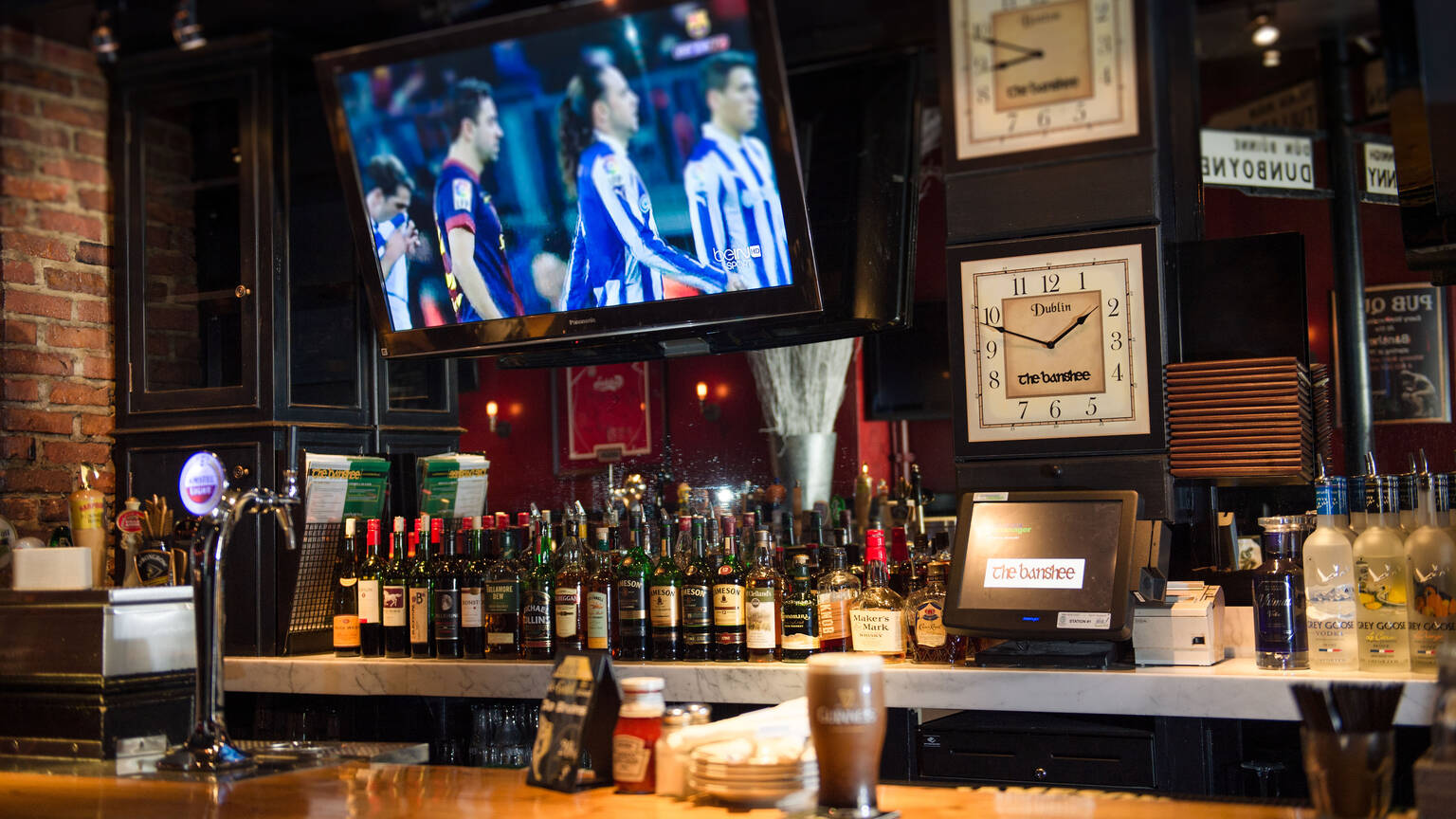 Best Sports Bars in Boston: 17 Spots with Big Screen TVs