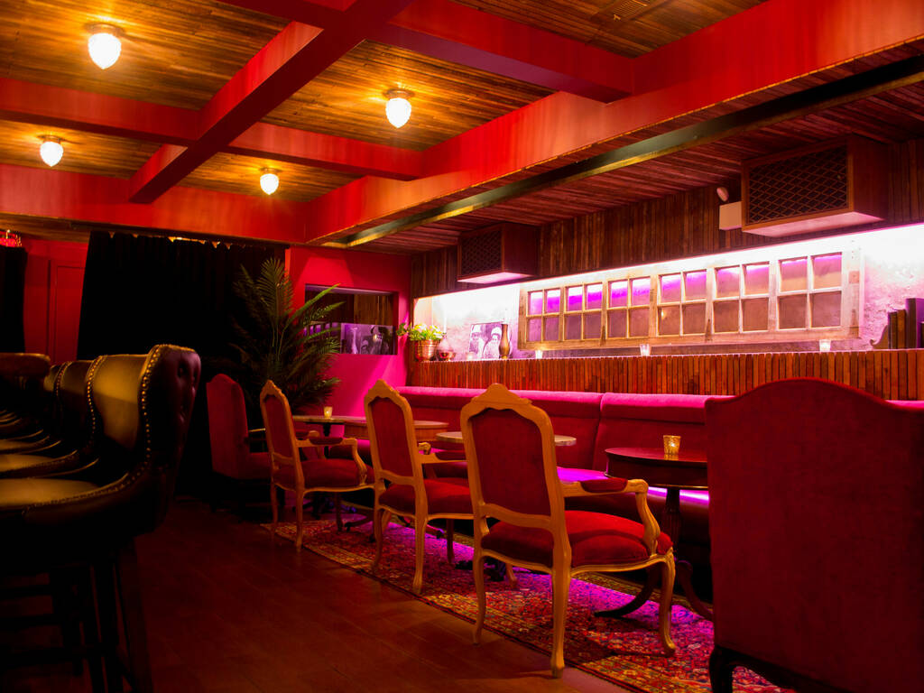 46 Best Bars in Chicago You Should Be Drinking At This Week