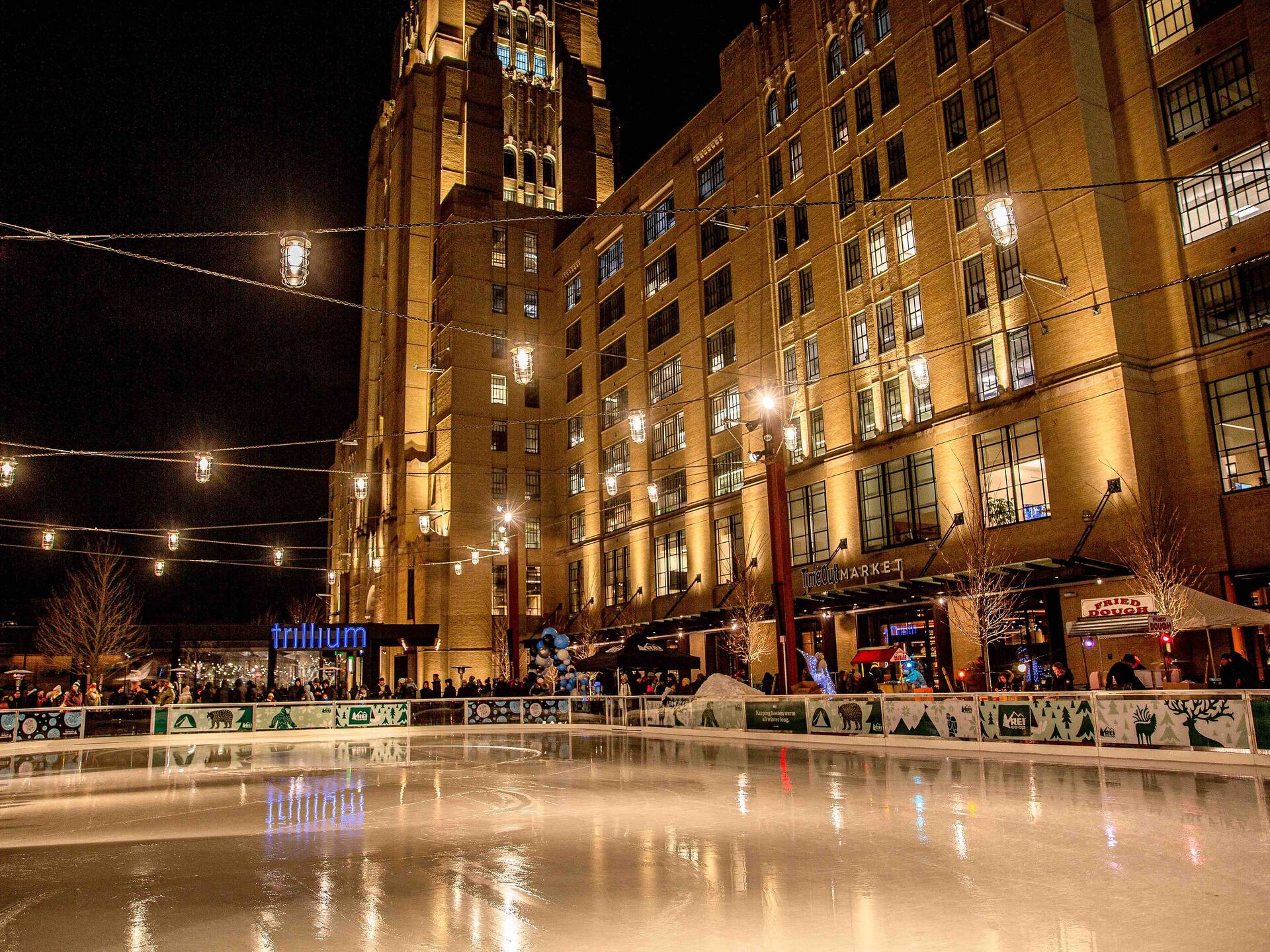 14 Best Places to Go Ice Skating in Boston: Rinks Open to the Public