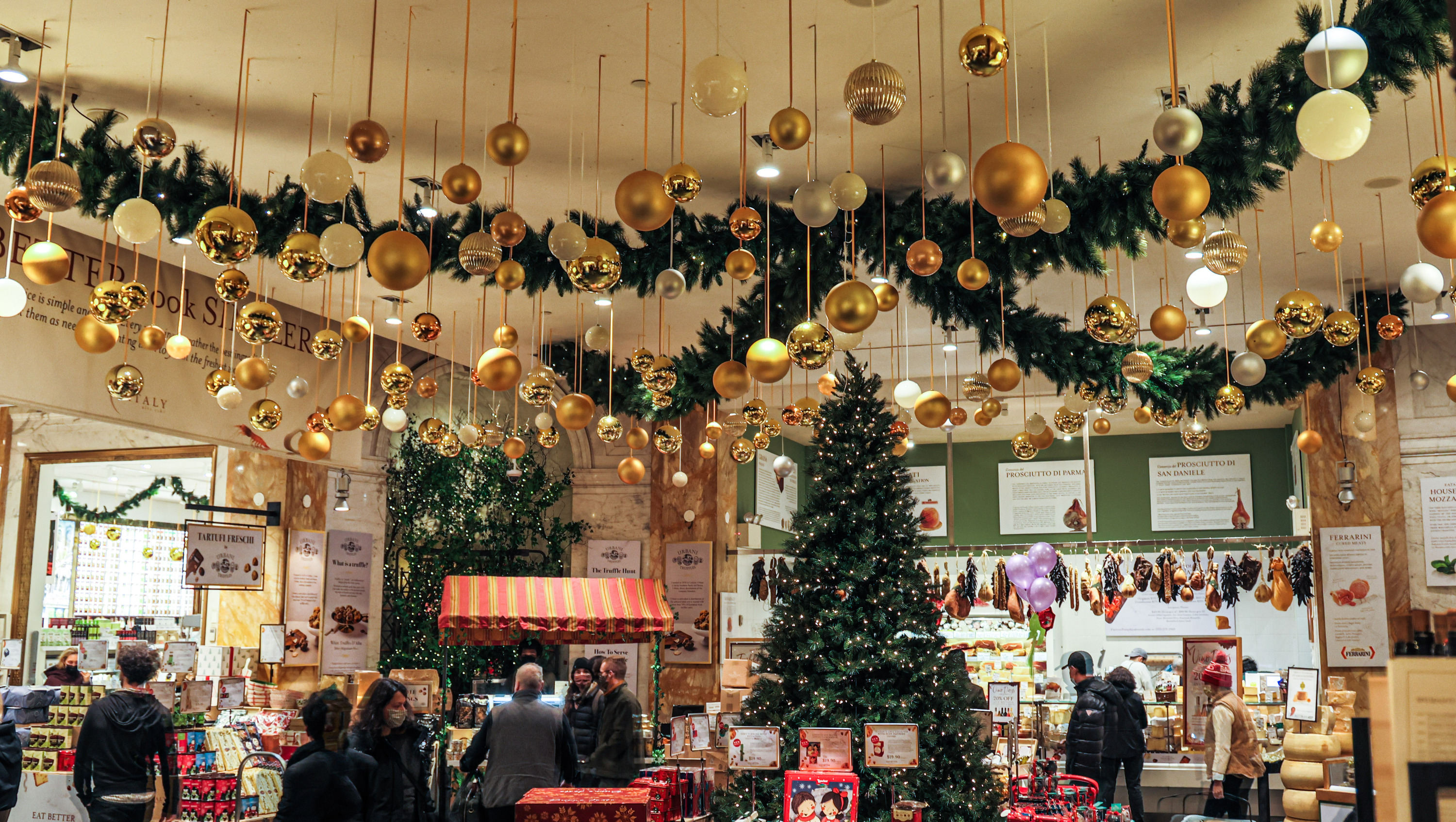 NYC's Eataly is throwing a holiday party with free tastings and live music