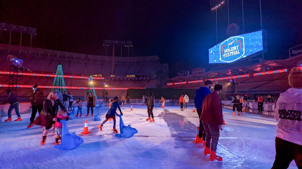 7 Best Places to Go Ice Skating in Los Angeles
