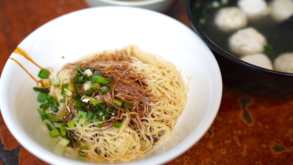 Cheung Fat Noodles | Restaurants in Sham Shui Po, Hong Kong