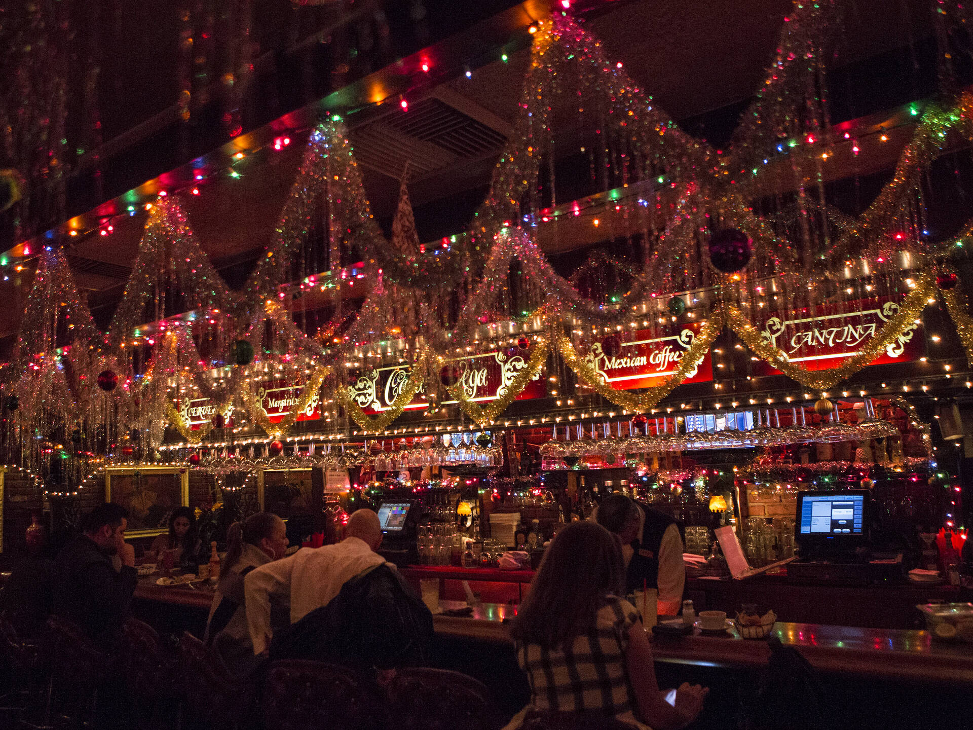 14 Best Holiday Bars in L.A. Celebrating With Cozy Cocktails, Christmas ...