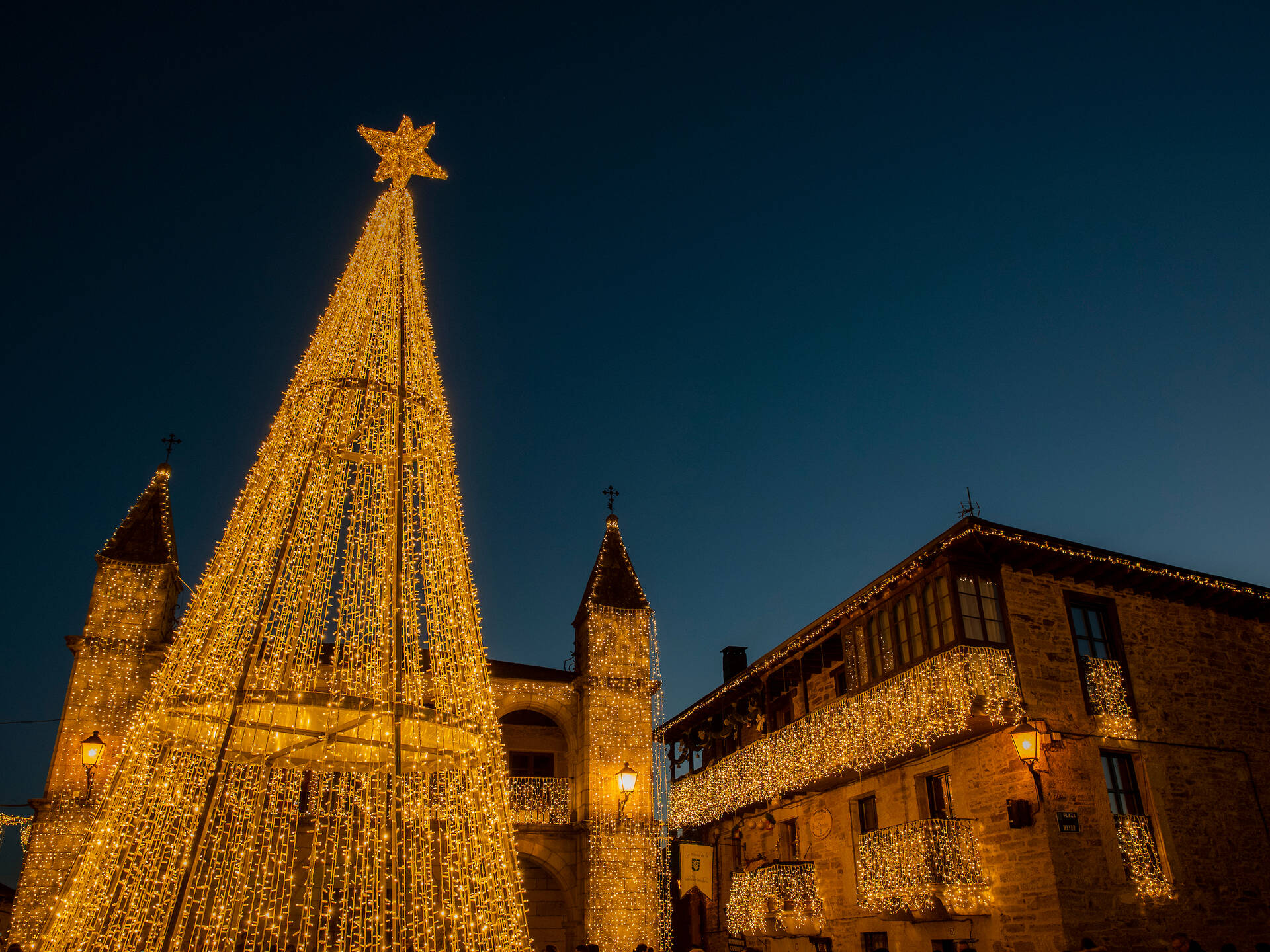 Estos son los pueblos más bonitos para visitar esta Navidad (sin salir ...
