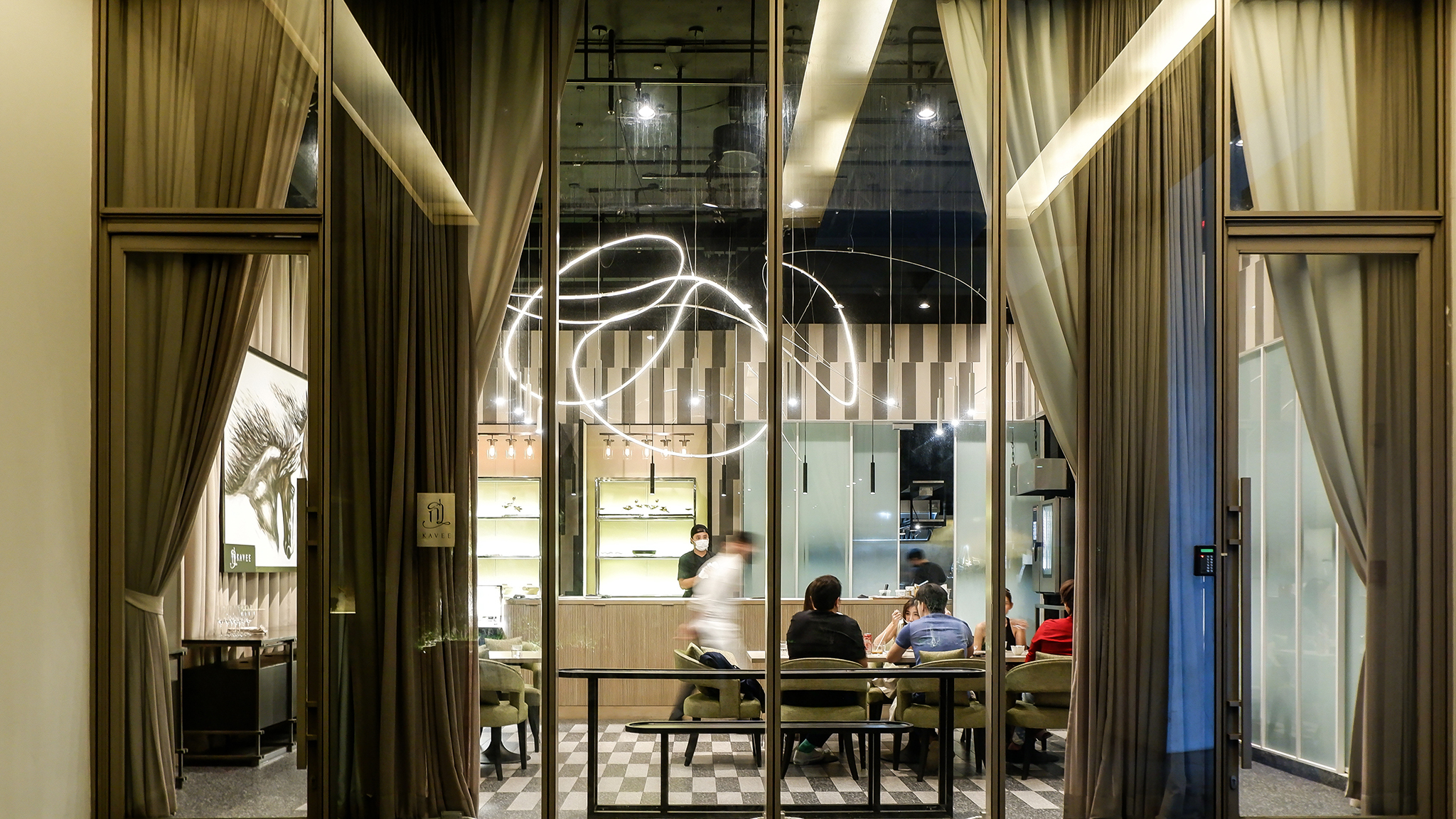 'Elegant Wilderness' เทสติ้งเมนูใหม่ของ Kavee โดย ‘เชฟเต้-วรธน’ กับบท ...