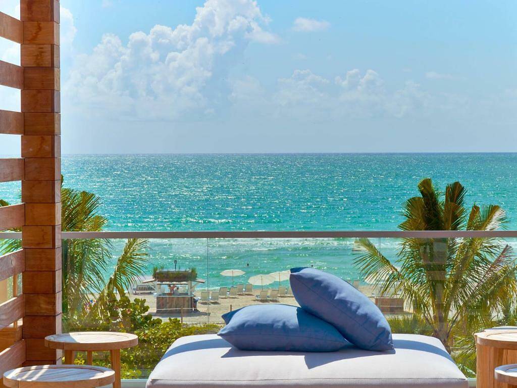 13 Best Resorts in Miami for the Ultimate Tropical Vacation
