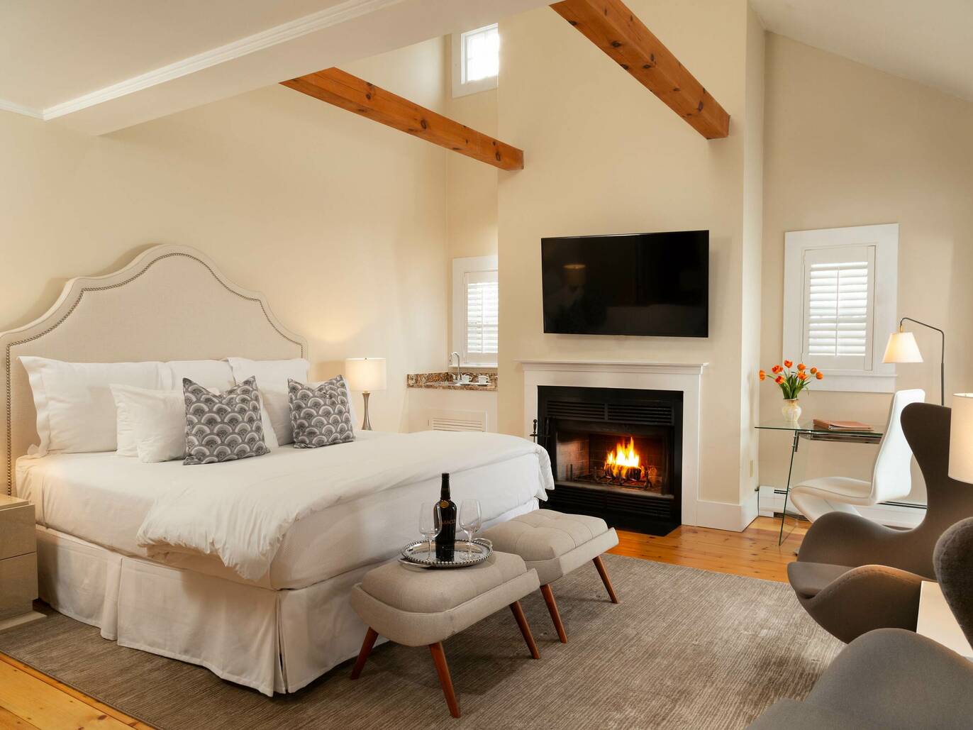 16 Coziest New England Hotels with Fireplaces to Book for 20204