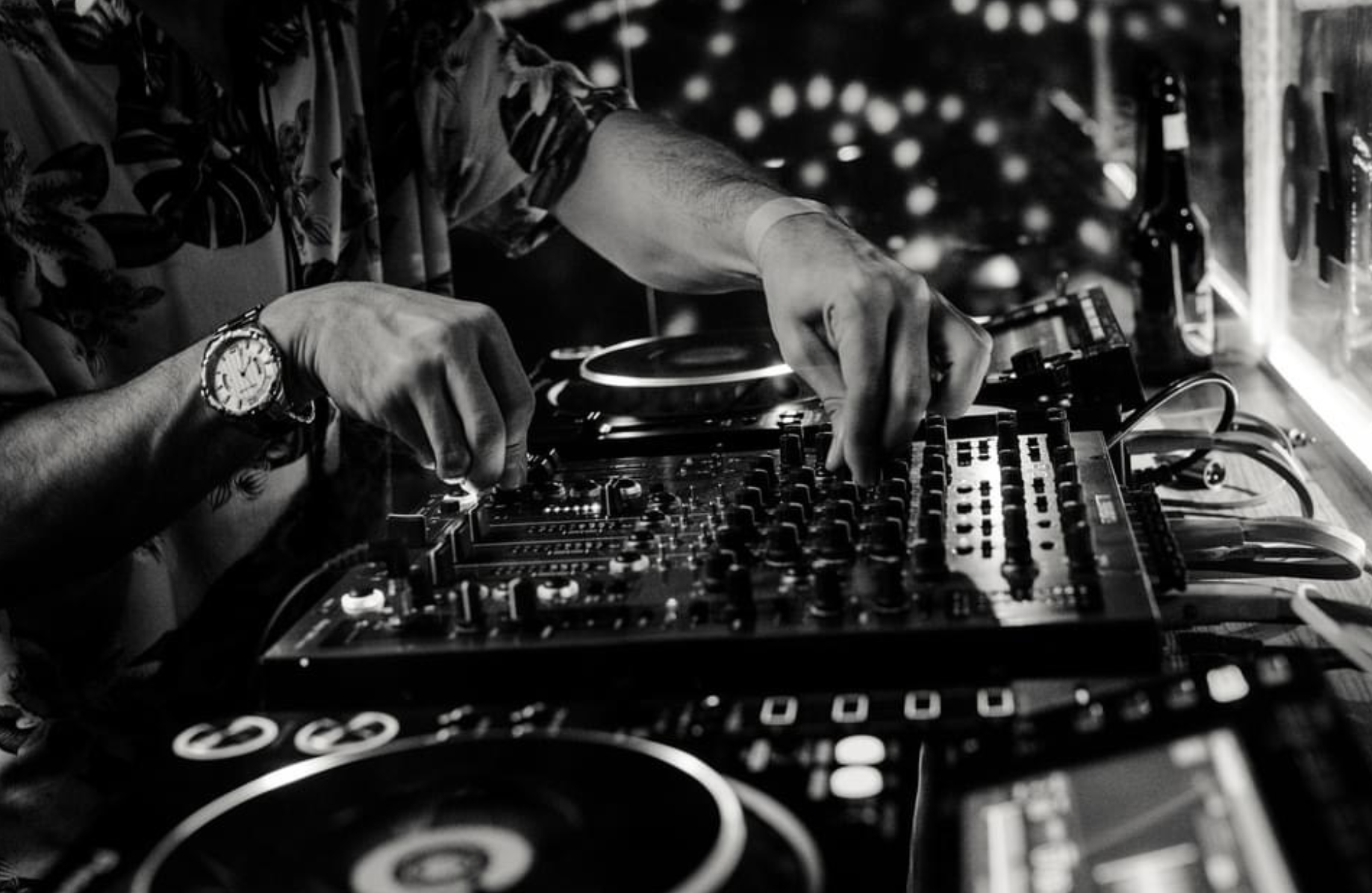 Hangar 48, amor por la música en vivo y el clubbing hasta el amanecer