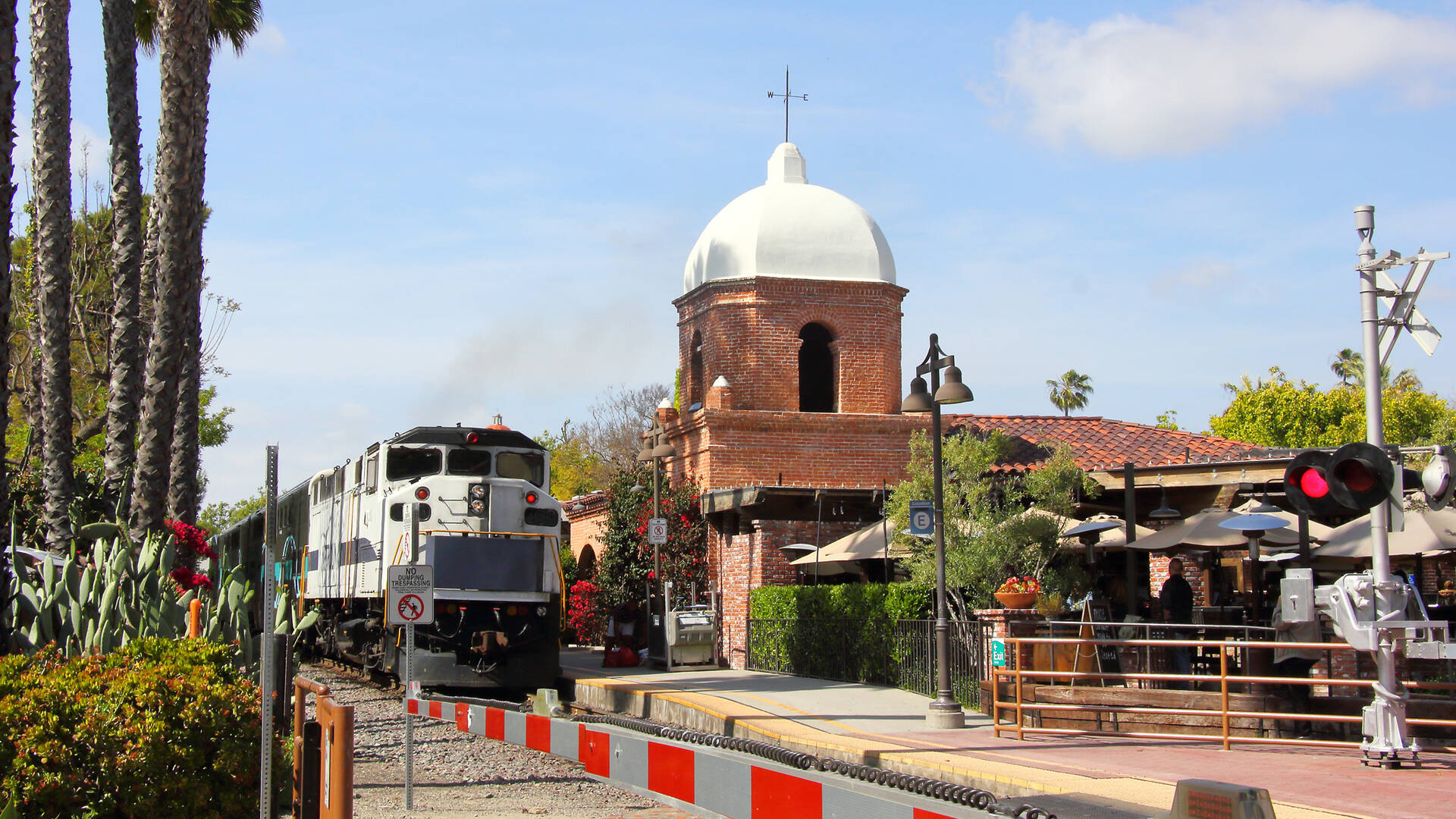 Cheapest Ways to Get Around Los Angeles: Transportation Tips in L.A.