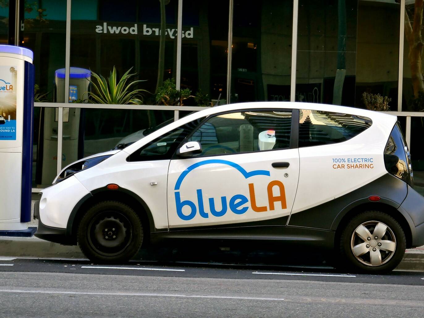 Cheapest Ways to Get Around Los Angeles: Transportation Tips in L.A.