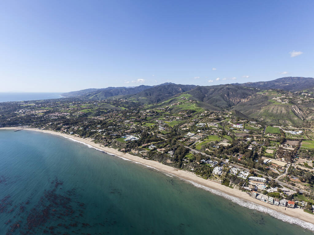 3 Hidden Beach Entrances in L.A. for Secluded Sand