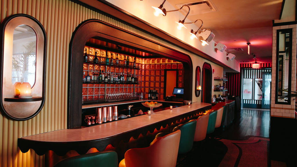 Most Romantic Bars in Boston: 22 Spots For Dates & Anniversaries or ...