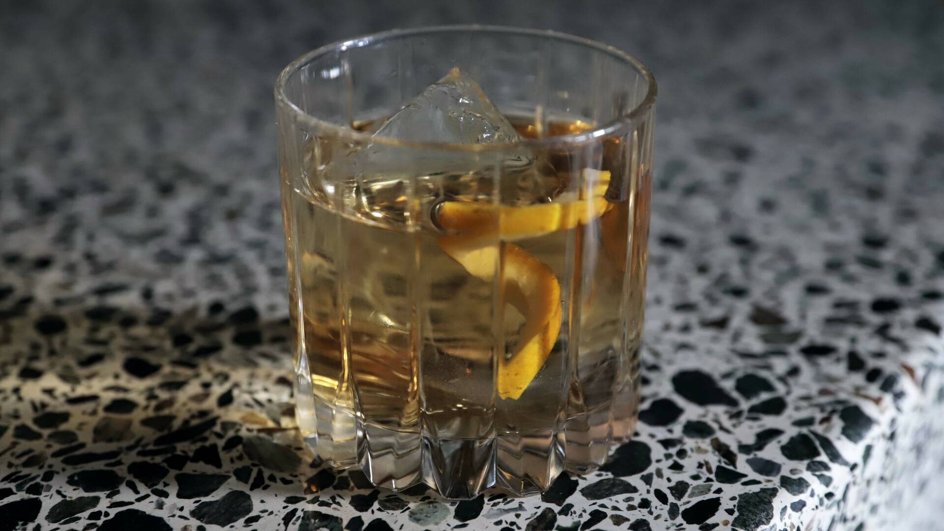 Conoce Caimán, la nueva opción para echar tragos en la Condesa