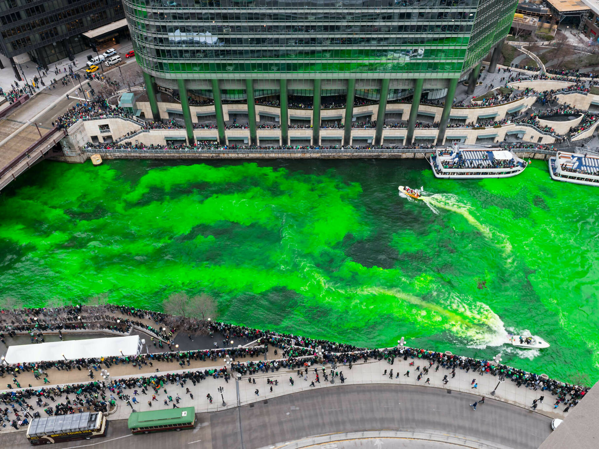 Chicago River Dyeing 2024: Date, Time & Where to Watch Water Turn Green ...