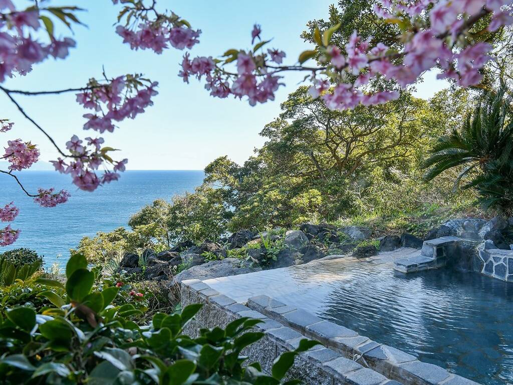 7 best infinity onsen baths in Japan with spectacular views