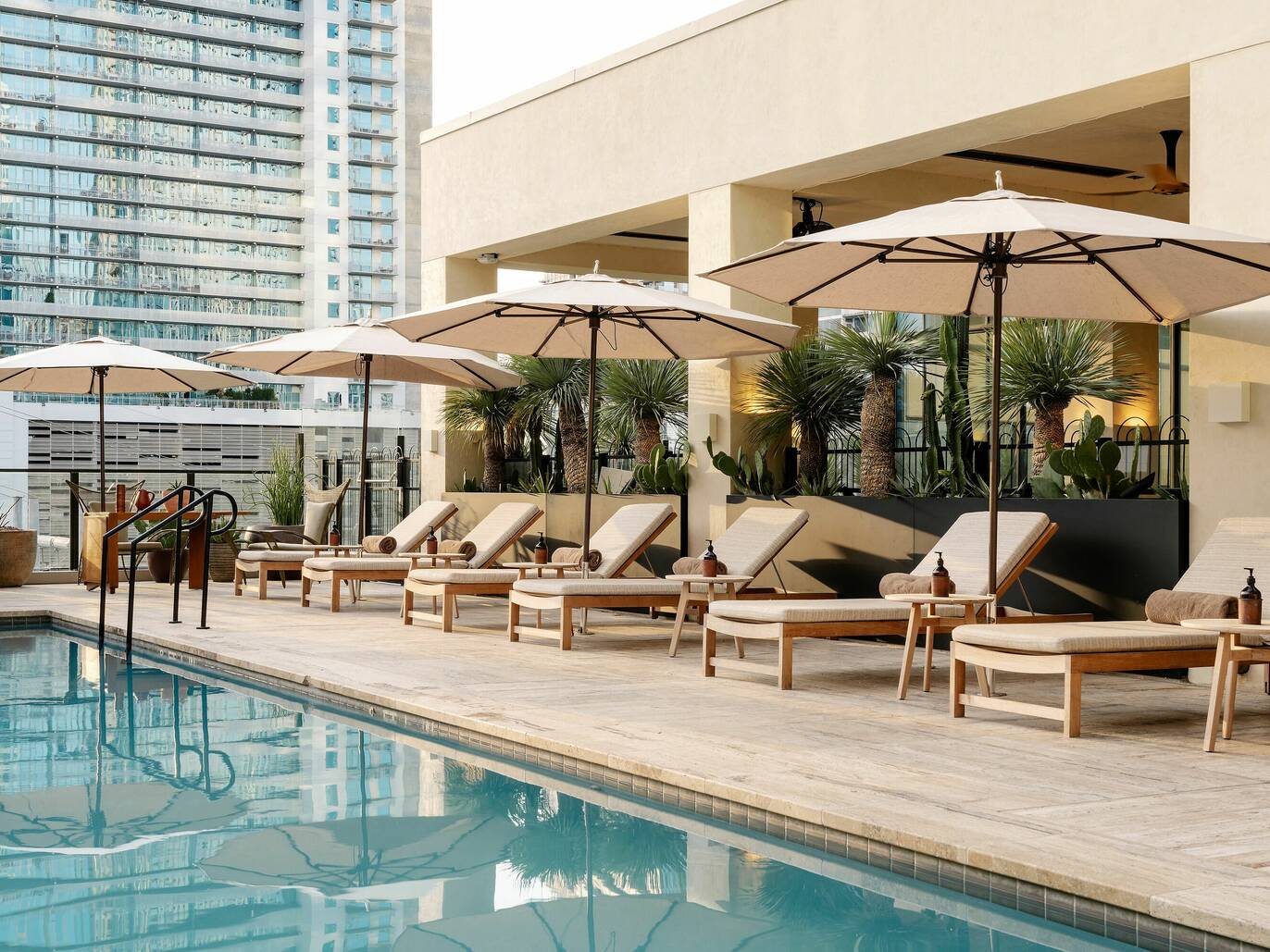 12 Best Rooftop Bars in Austin for Drinks With Views