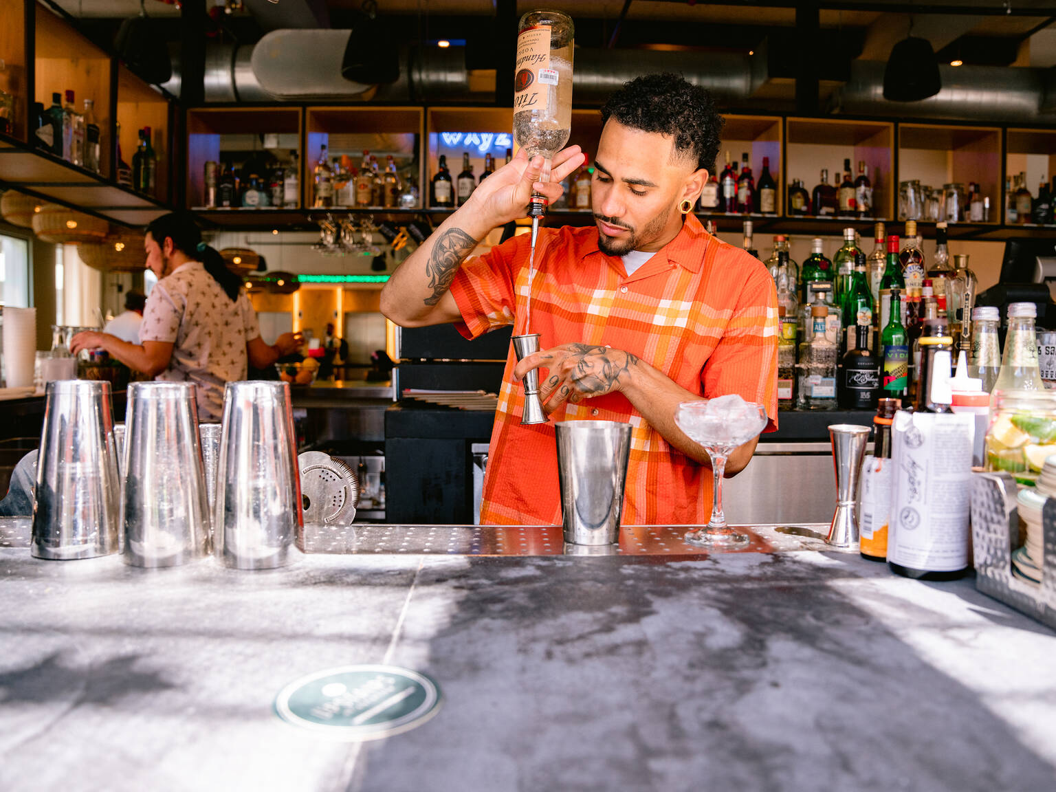 14 Best Bars in Downtown Austin for Delightful Drinks and More