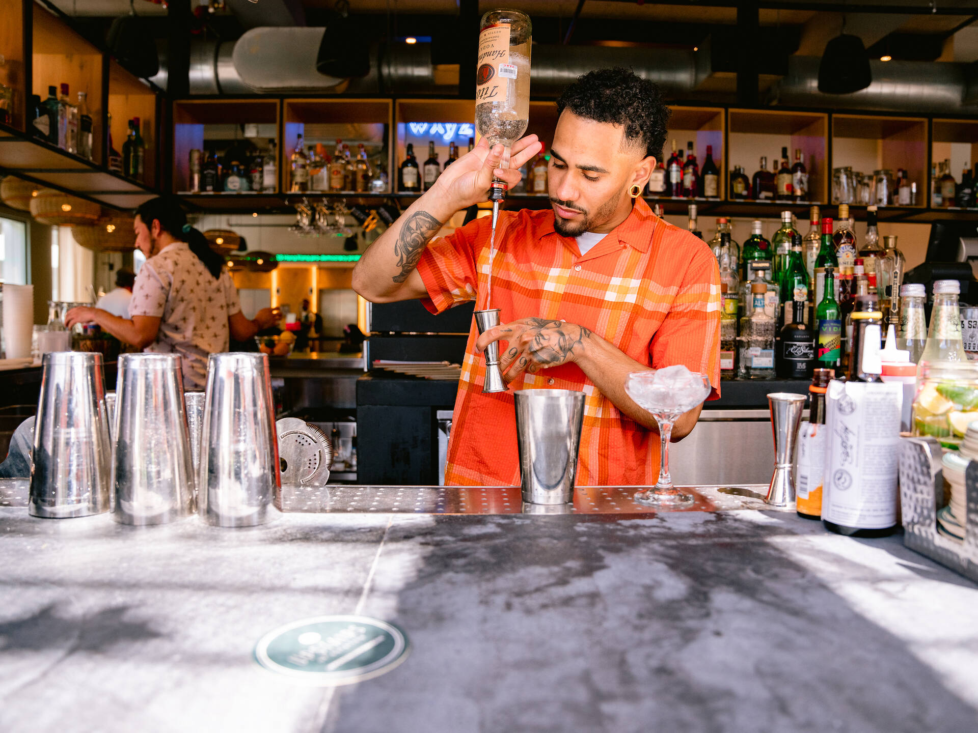 14 Best Bars in Downtown Austin for Delightful Drinks and More