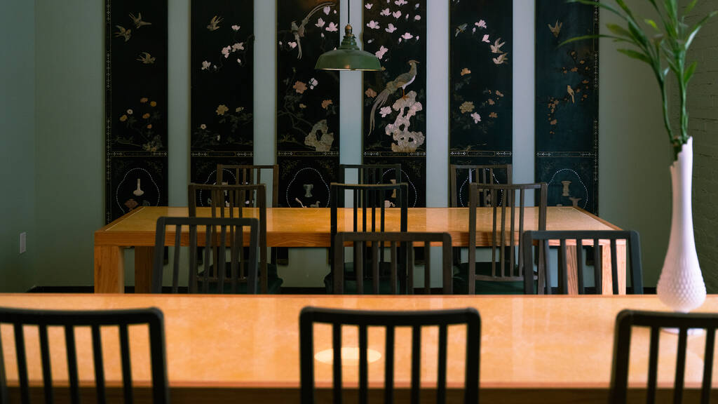 Cafe China serves familiar favorites that are as great as ever