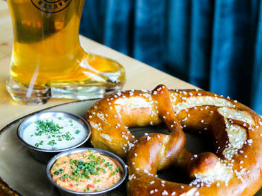 15 Best Happy Hours in Chicago