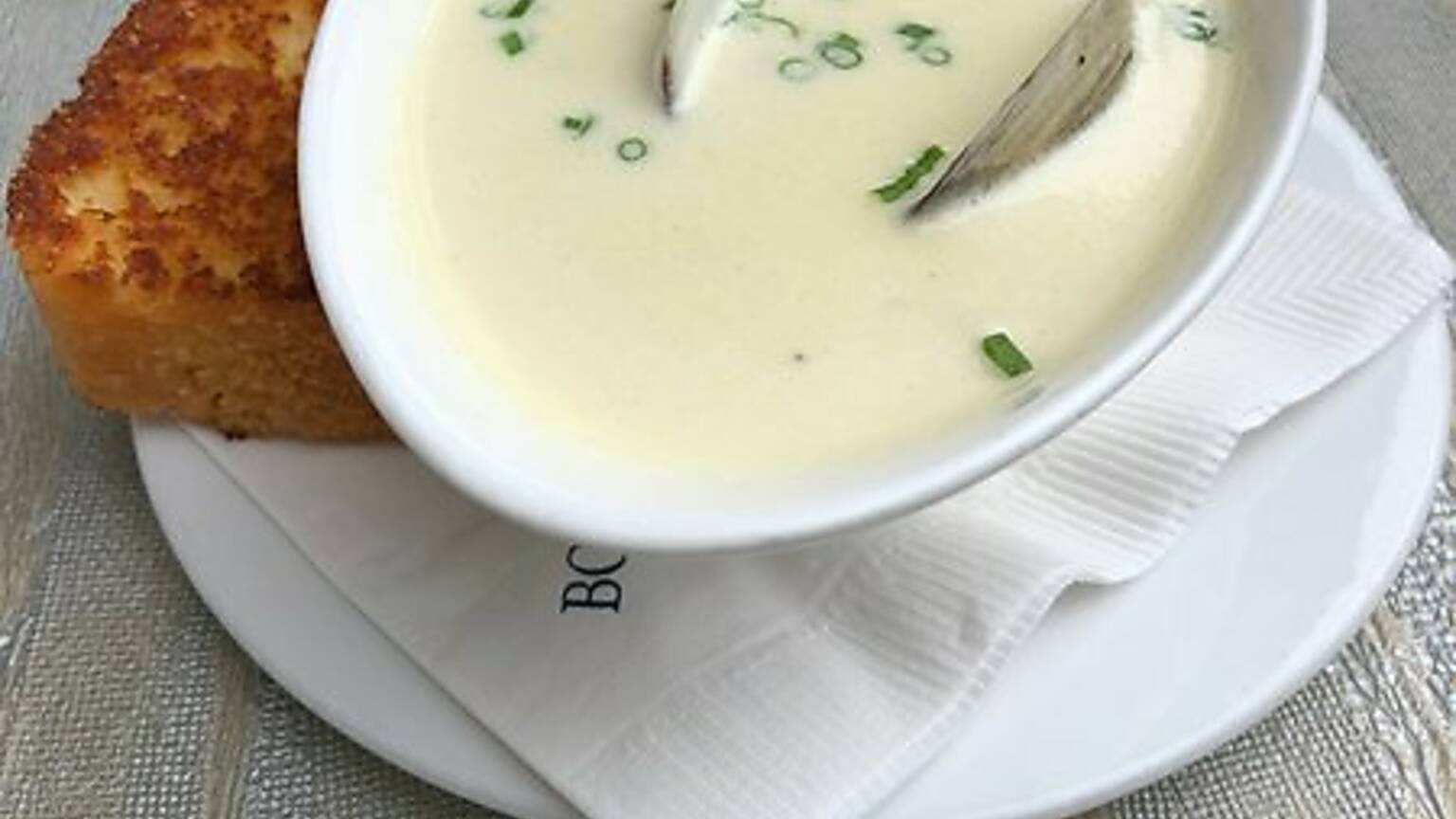 20 Best Clam Chowders in Boston: Creamy and Rich Bowls to Try