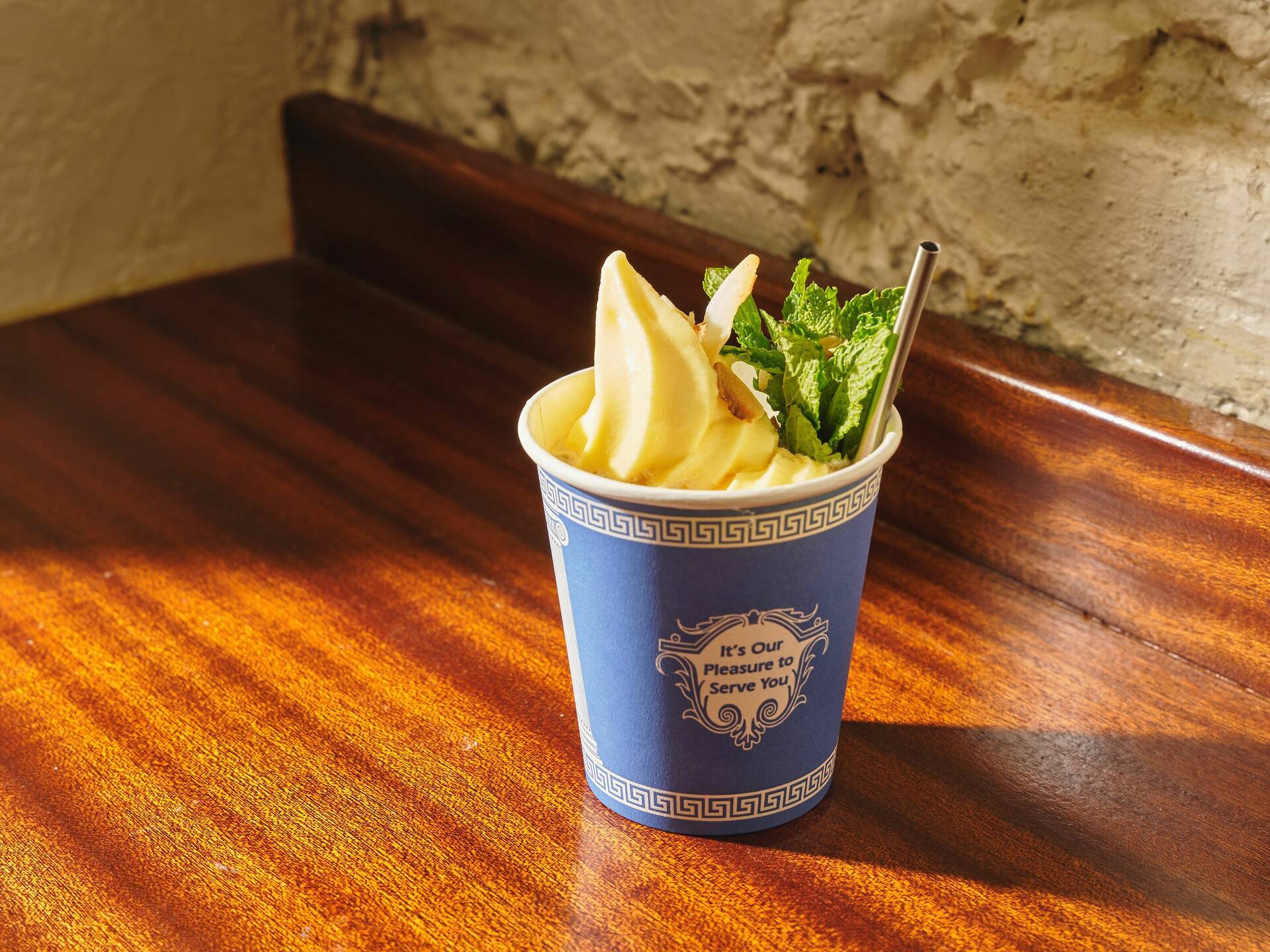 18 Best Lower East Side Bars You Can’t Miss When Going Out